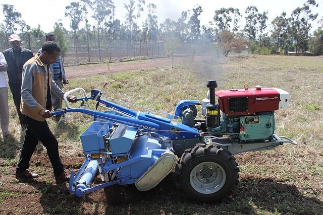 Training manual greases the wheels for mechanization entrepreneurs – CIMMYT